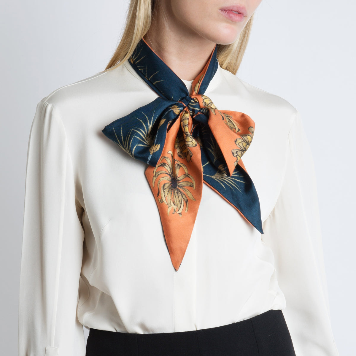 The Spoonbill and Jindo Silk Ribbon Large – Sabina Savage