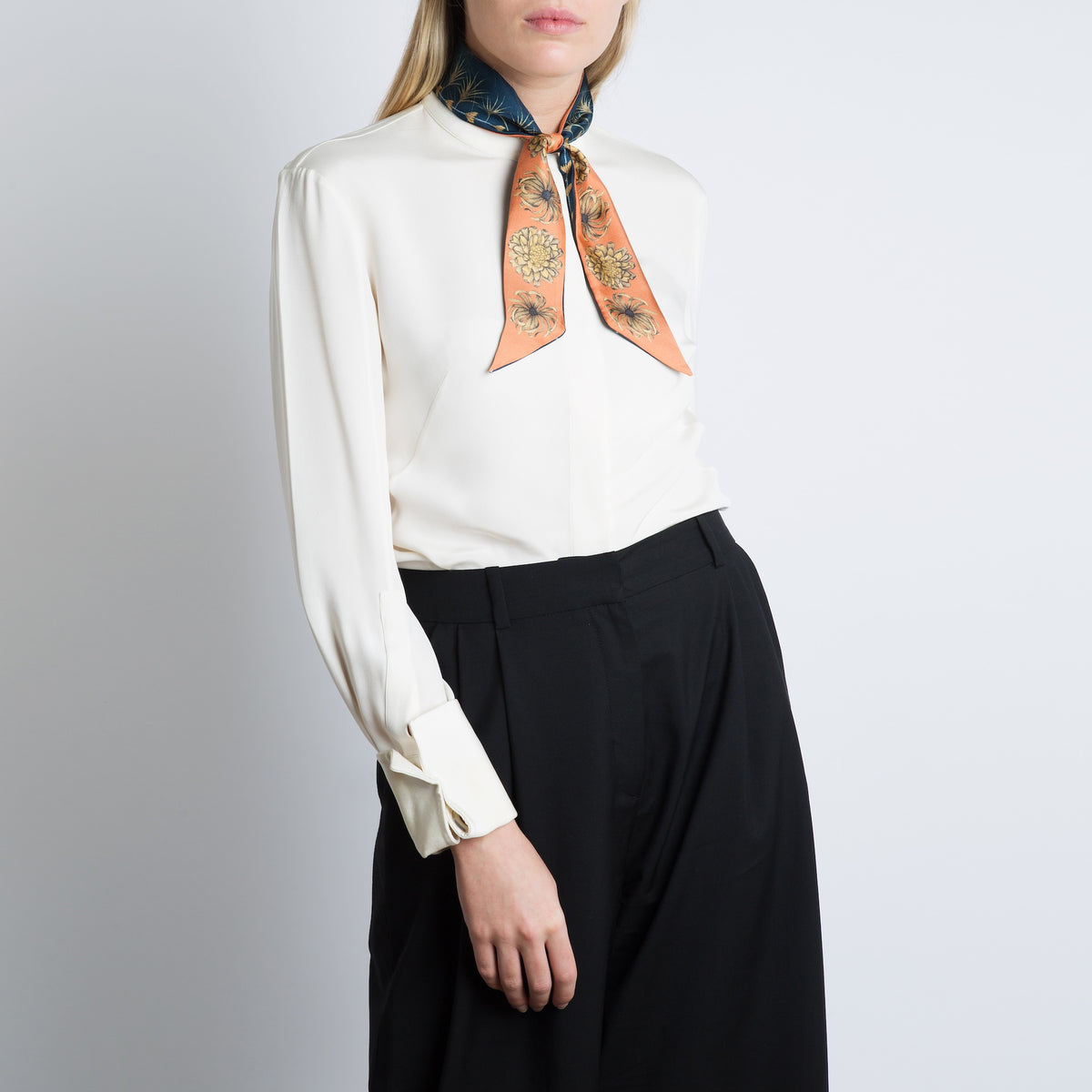 The Spoonbill and Jindo Silk Ribbon Small – Sabina Savage